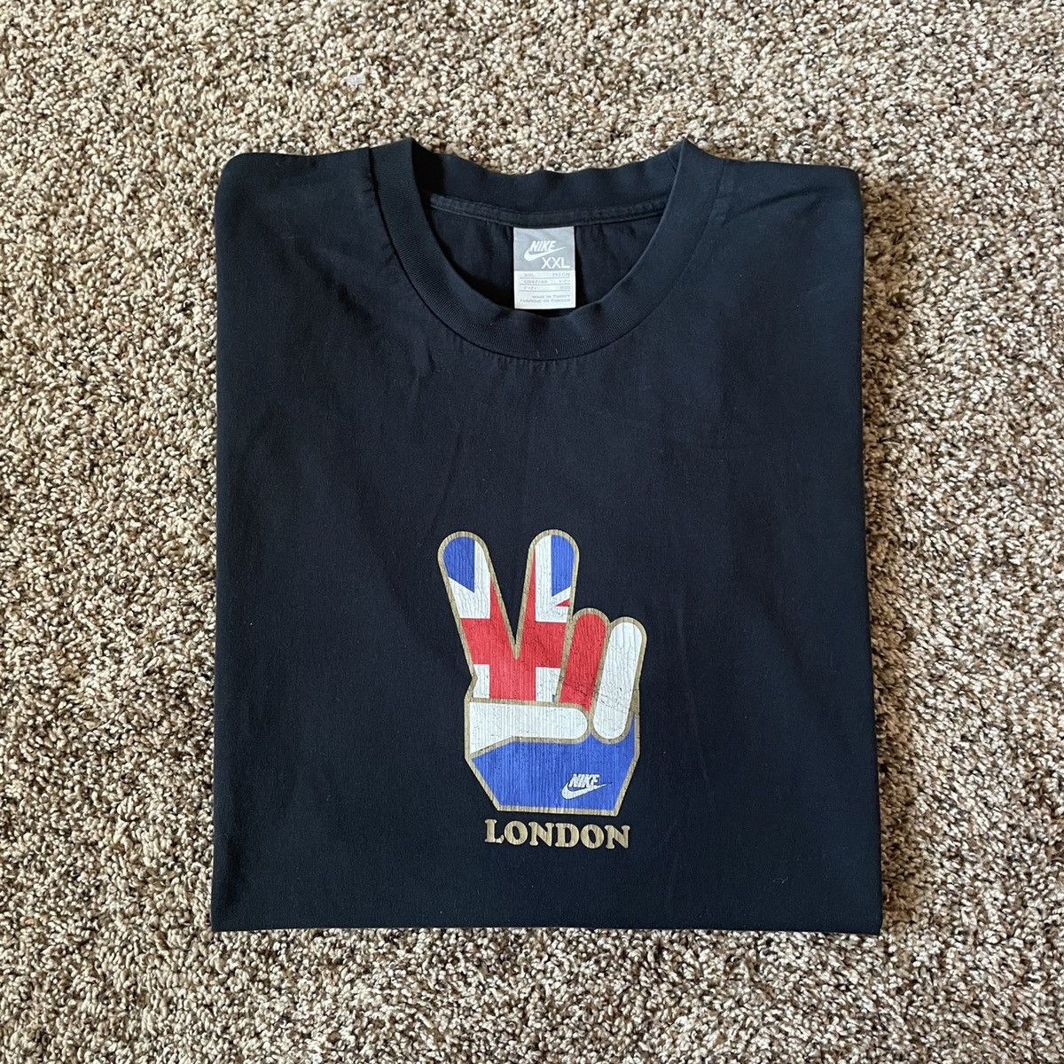 Nike × Streetwear × Vintage Nike x London UK Peace Sign T-Shirt | Grailed