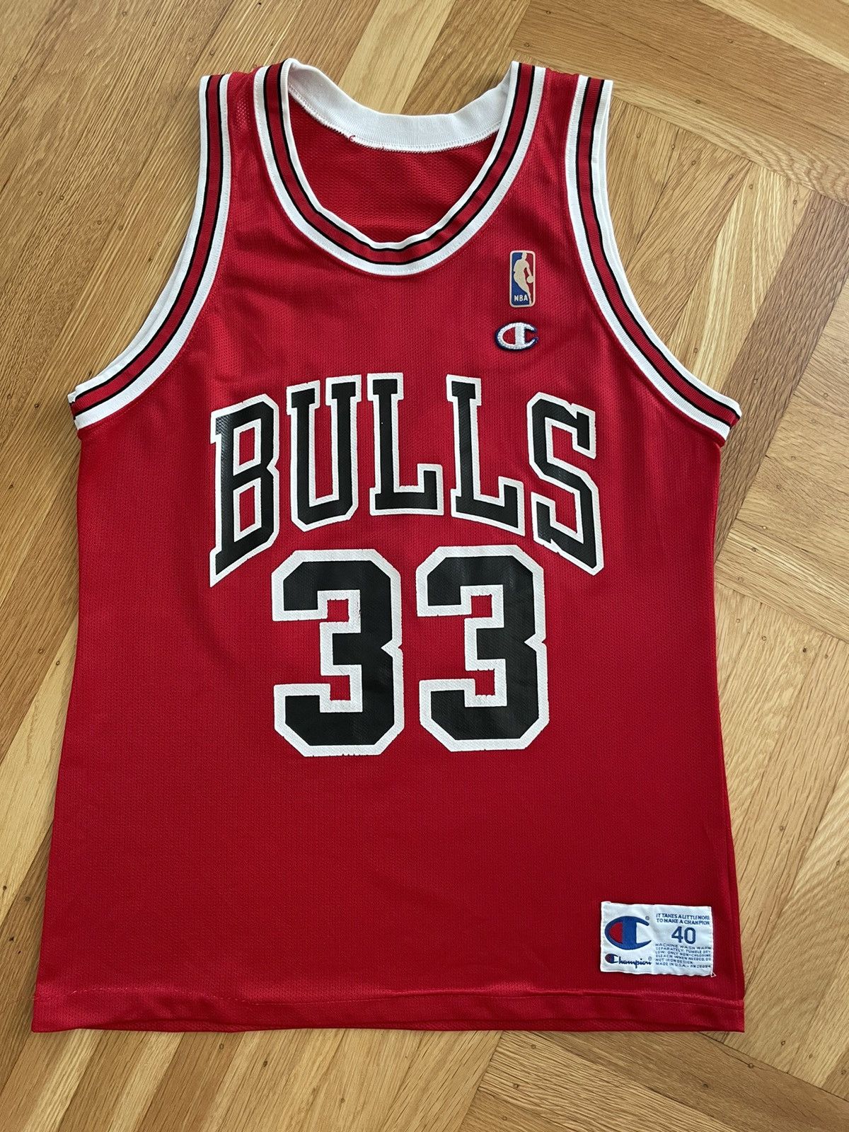 Champion × NBA Vintage Chicago Bulls Scottie Pippen #33 Red Jersey ...