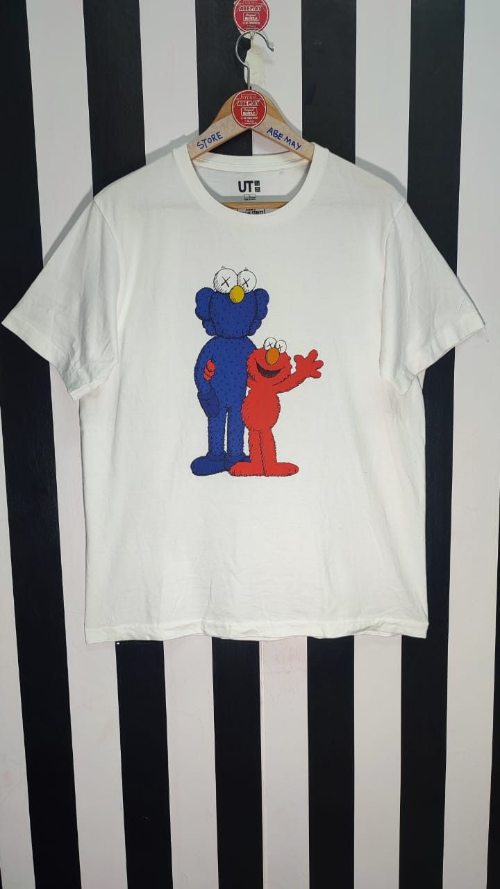 Vintage Kaws Uniqlo Single Stich Very Rare | Grailed
