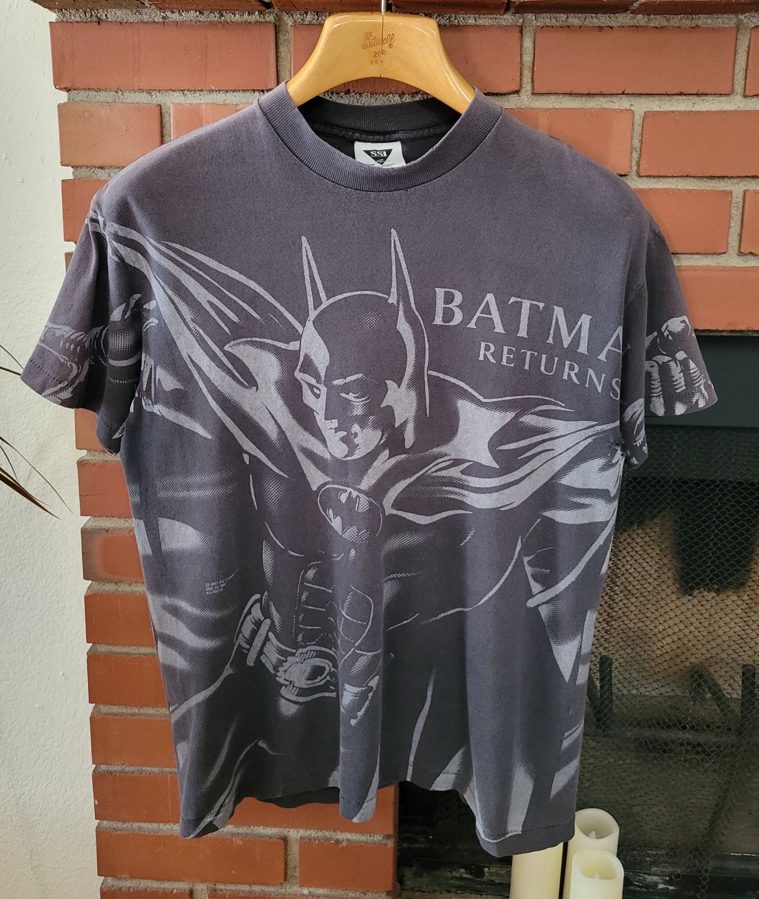 Batman × Dc Comics × Vintage Vintage 90s Batman Returns Allover Print t ...