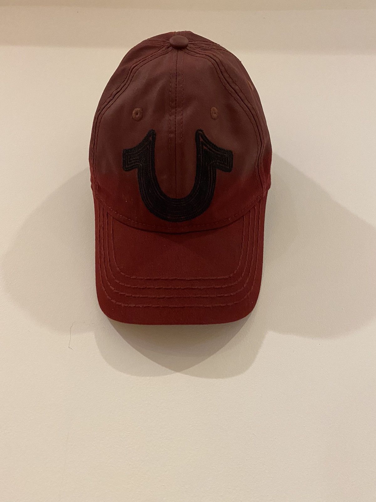 True Religion True religion cap LIKE NEW FITS ALL SIZES worn only one ...