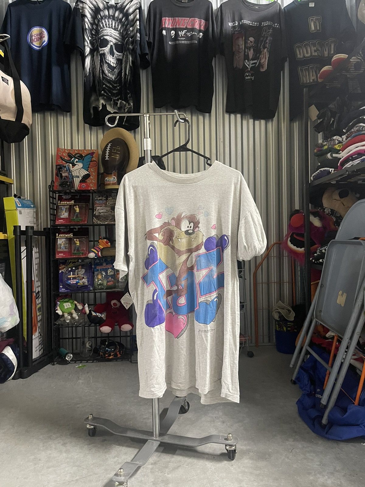 Vintage × Warner Bros Vintage 1994 Taz Heart Big Logo Tee XL | Grailed