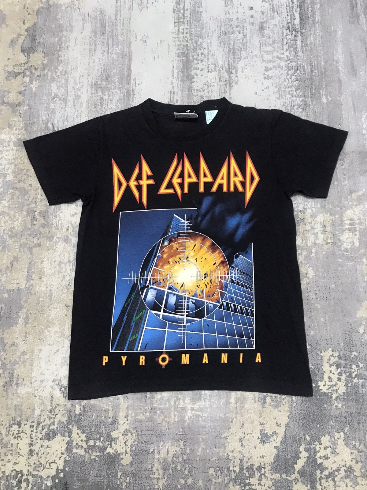 Band Tees × Rock Band × Vintage Vintage Def Leppard Pyromania Band ...