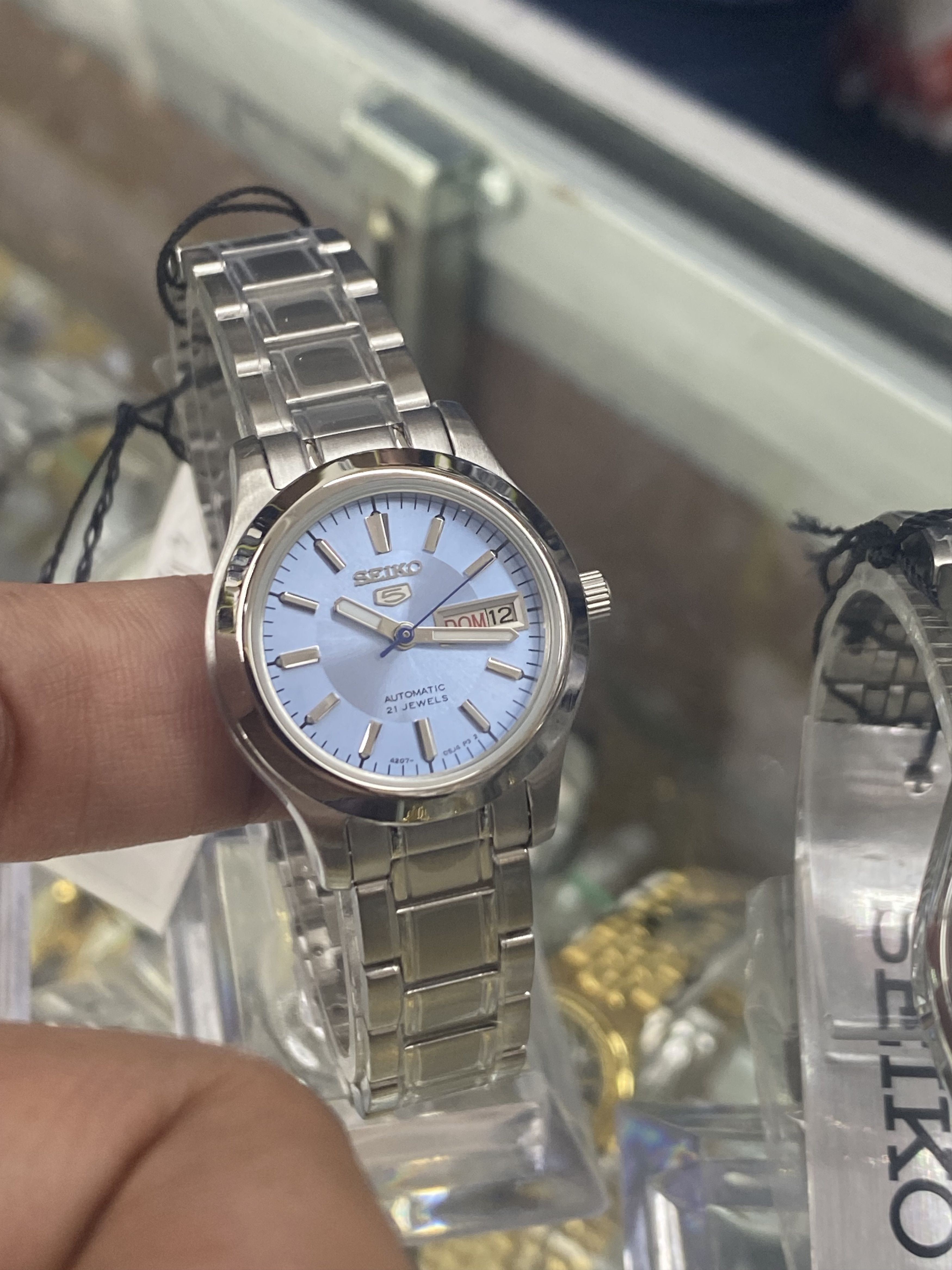 Seiko Seiko small automatic watch for Ladies | Grailed