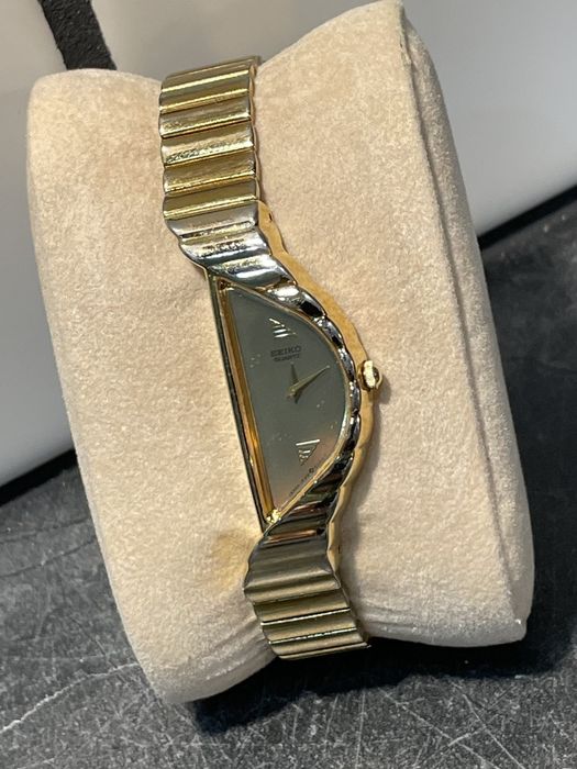 Seiko Beautiful Vintage Seiko Gold Tone Half Moon Women’s Watch | Grailed