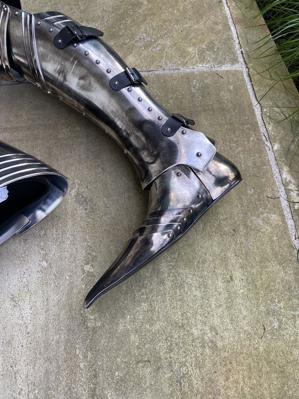 Balenciaga *GRAIL ALERT* 1OF9 SZ42 AW21 silver chevalier knight boots ...