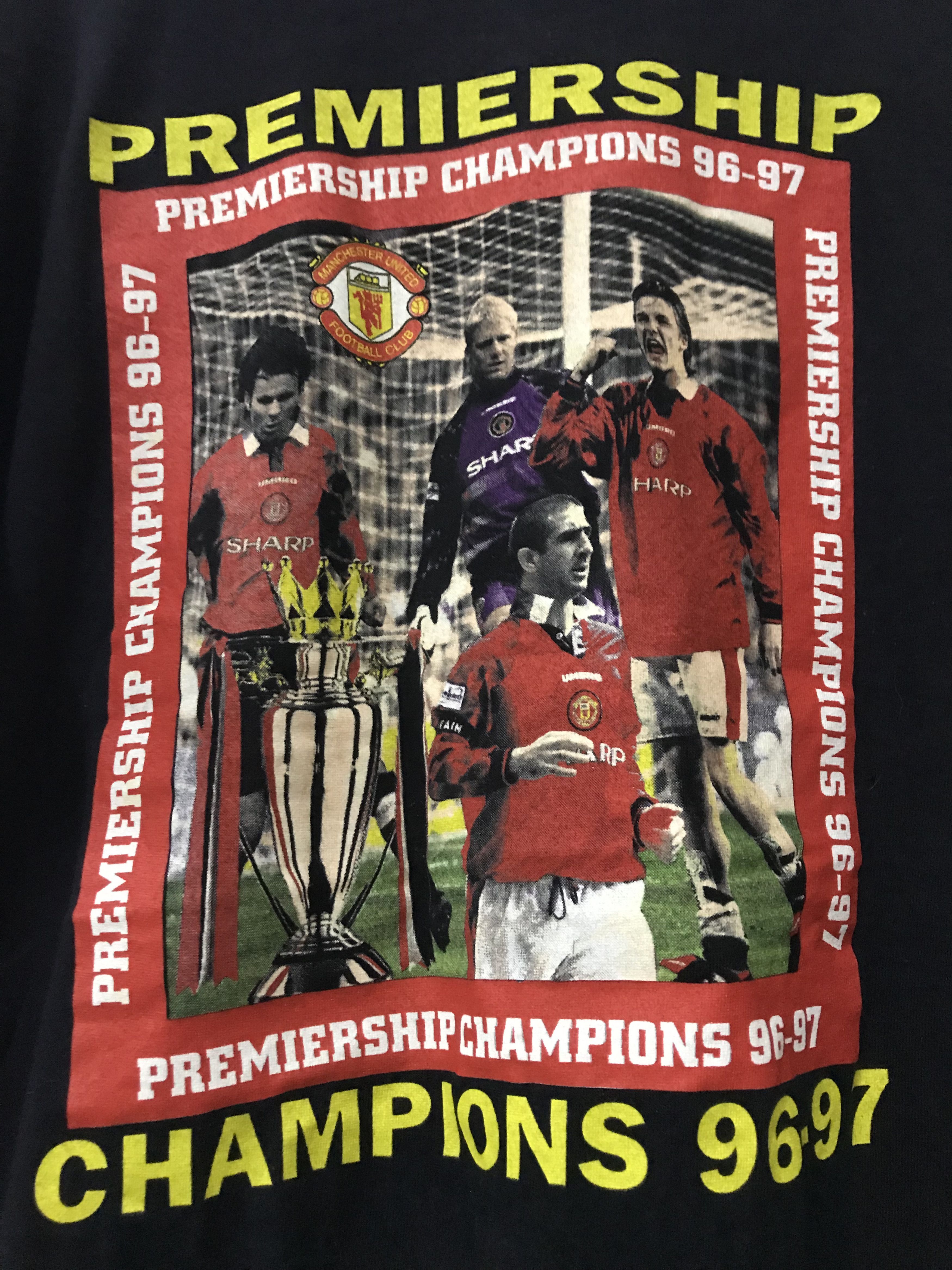 Vintage Vintage 90s rare distressed manchester united winning trophy ...