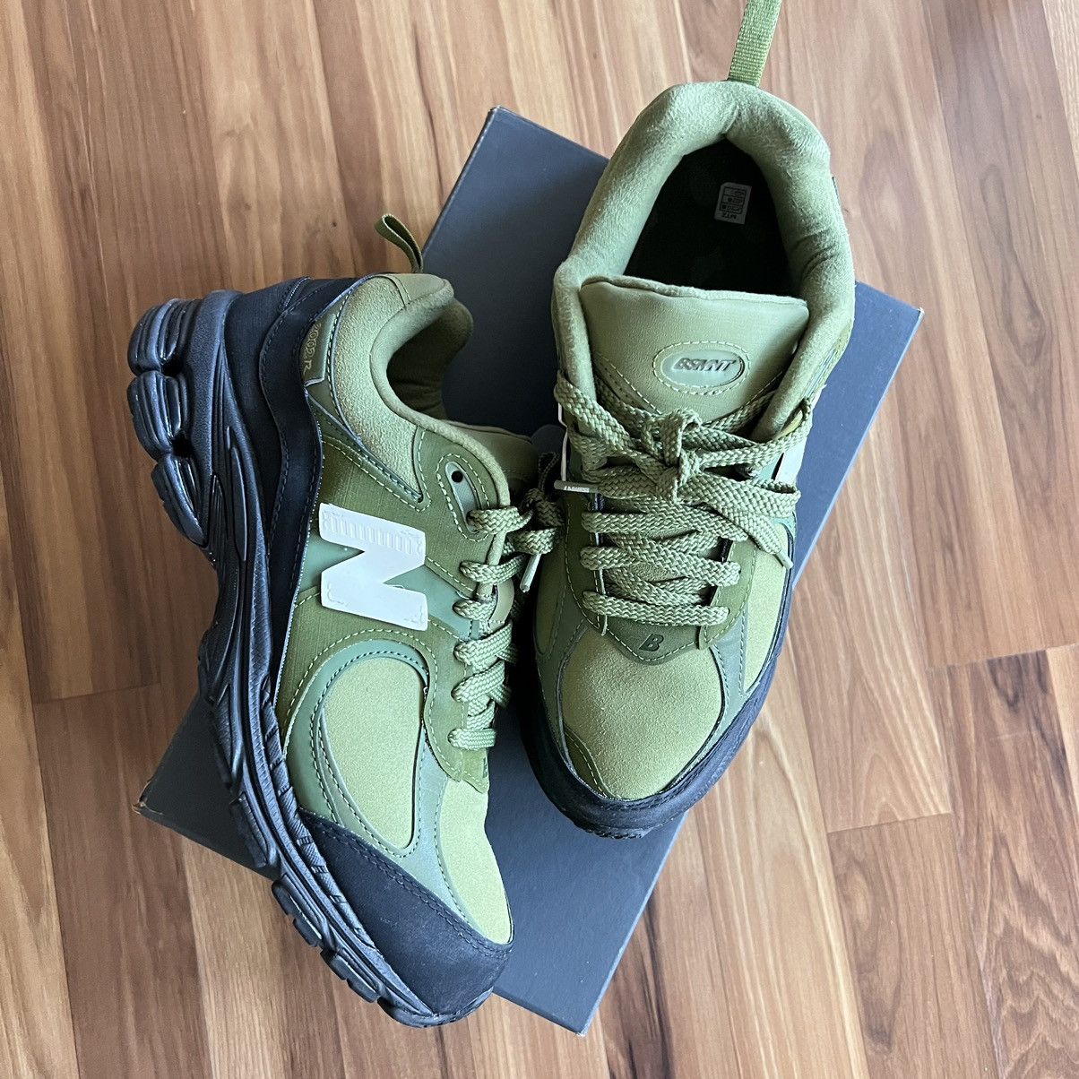 New Balance IN HAND VNDS The Basement New Balance 2002R Olive Green sz ...
