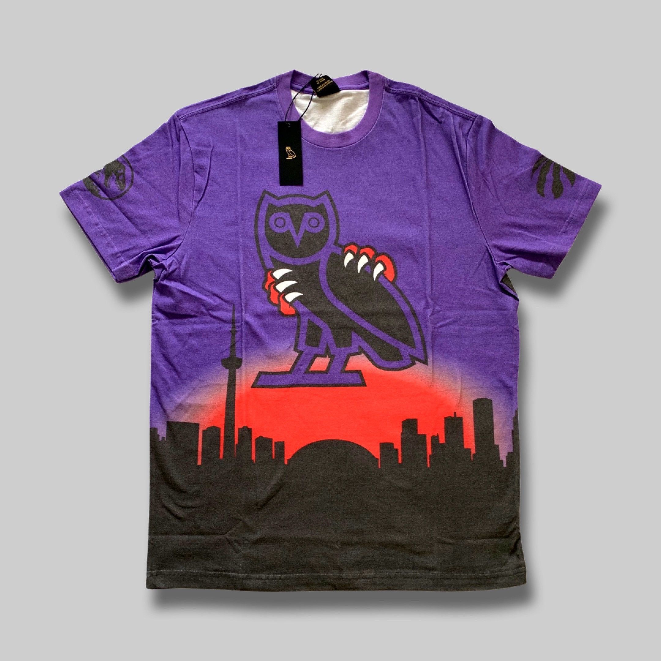 Octobers Very Own 🦖🦉OVO X NBA X JURASSIC PARK SKYLINE OG OWL T-SHIRT ...