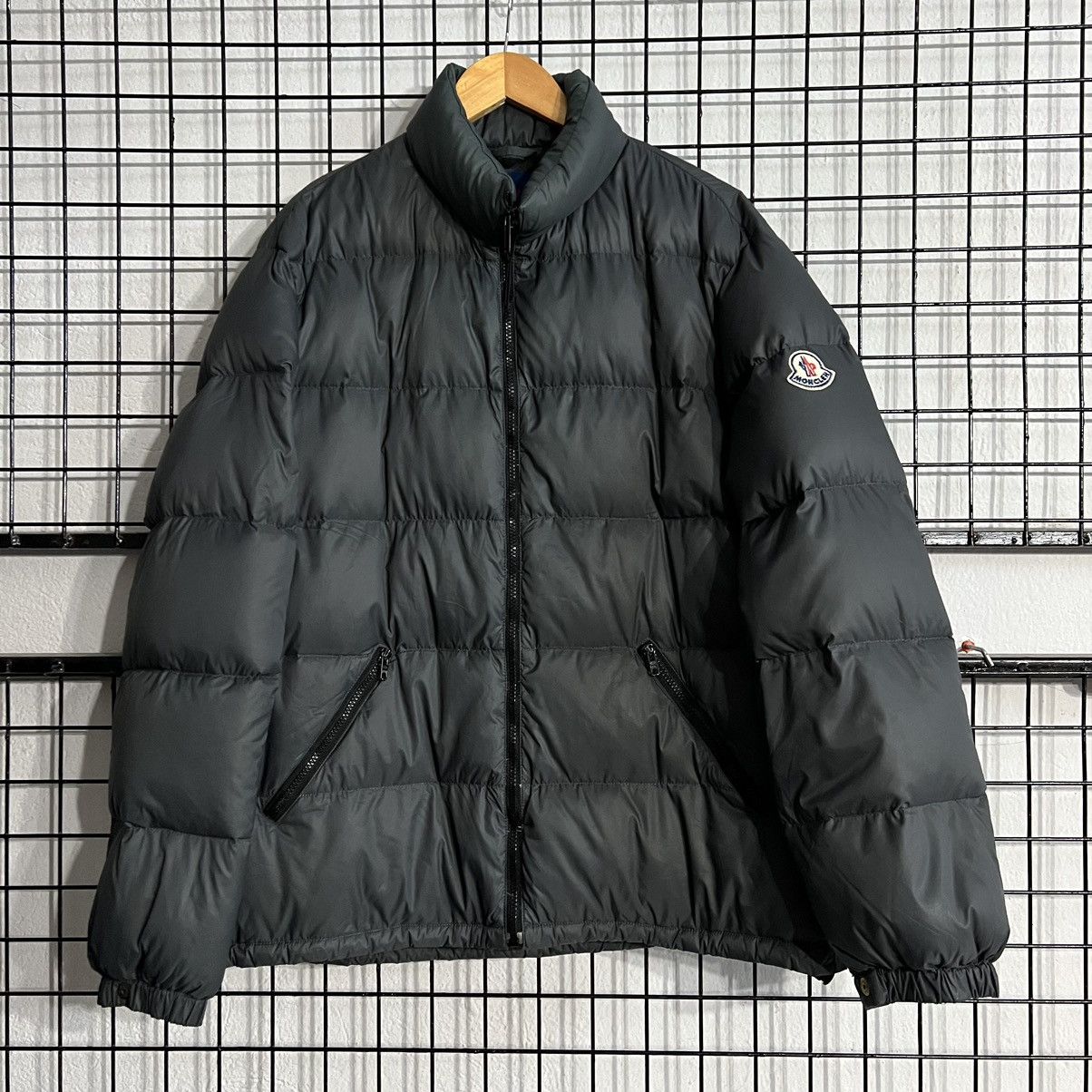 Moncler Moncler vintage puffer jacket | Grailed