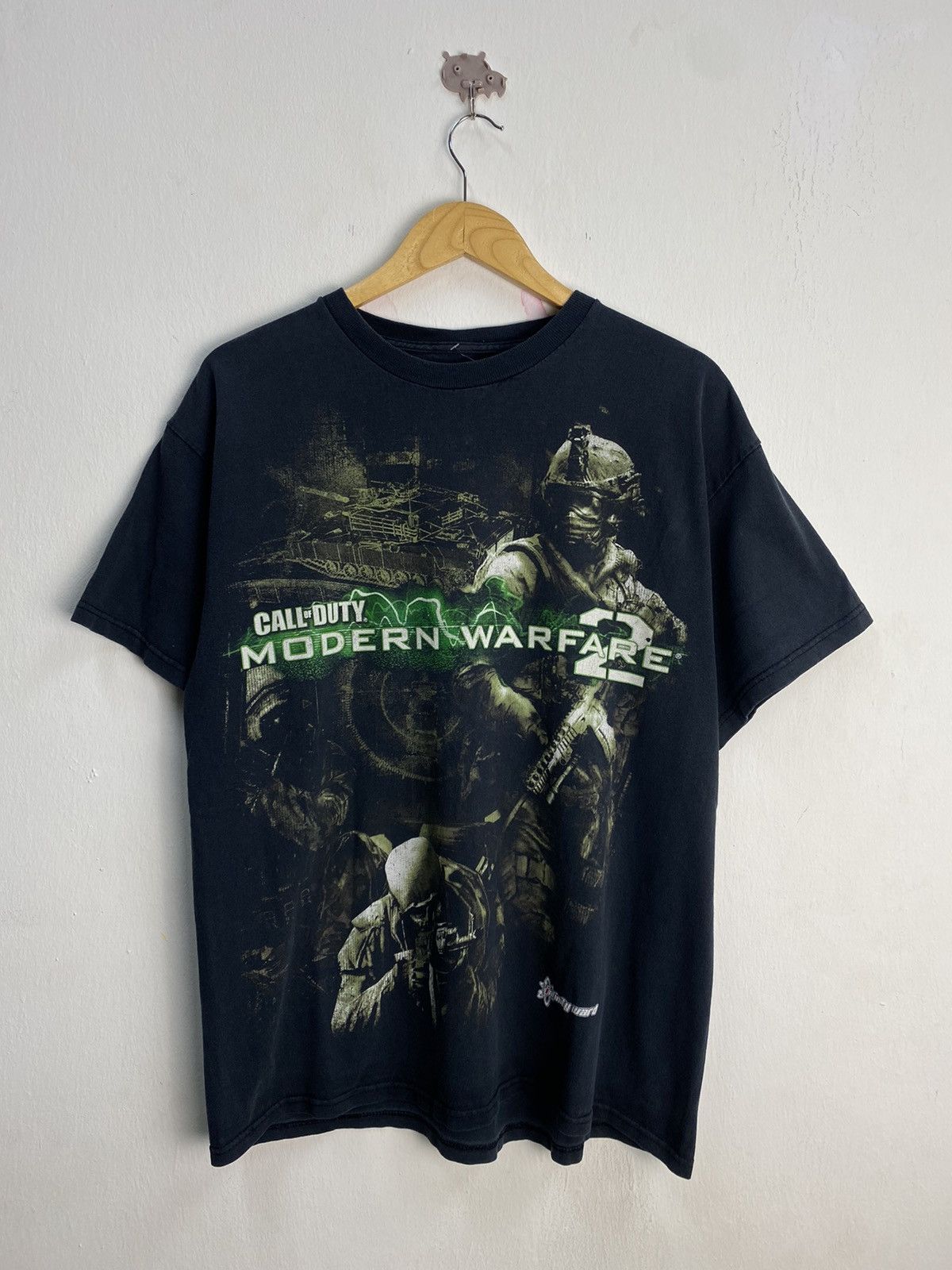 Exclusive Game × Vintage RARE VINTAGE CALL OF DUTY MODERN WARFARE 2 ...