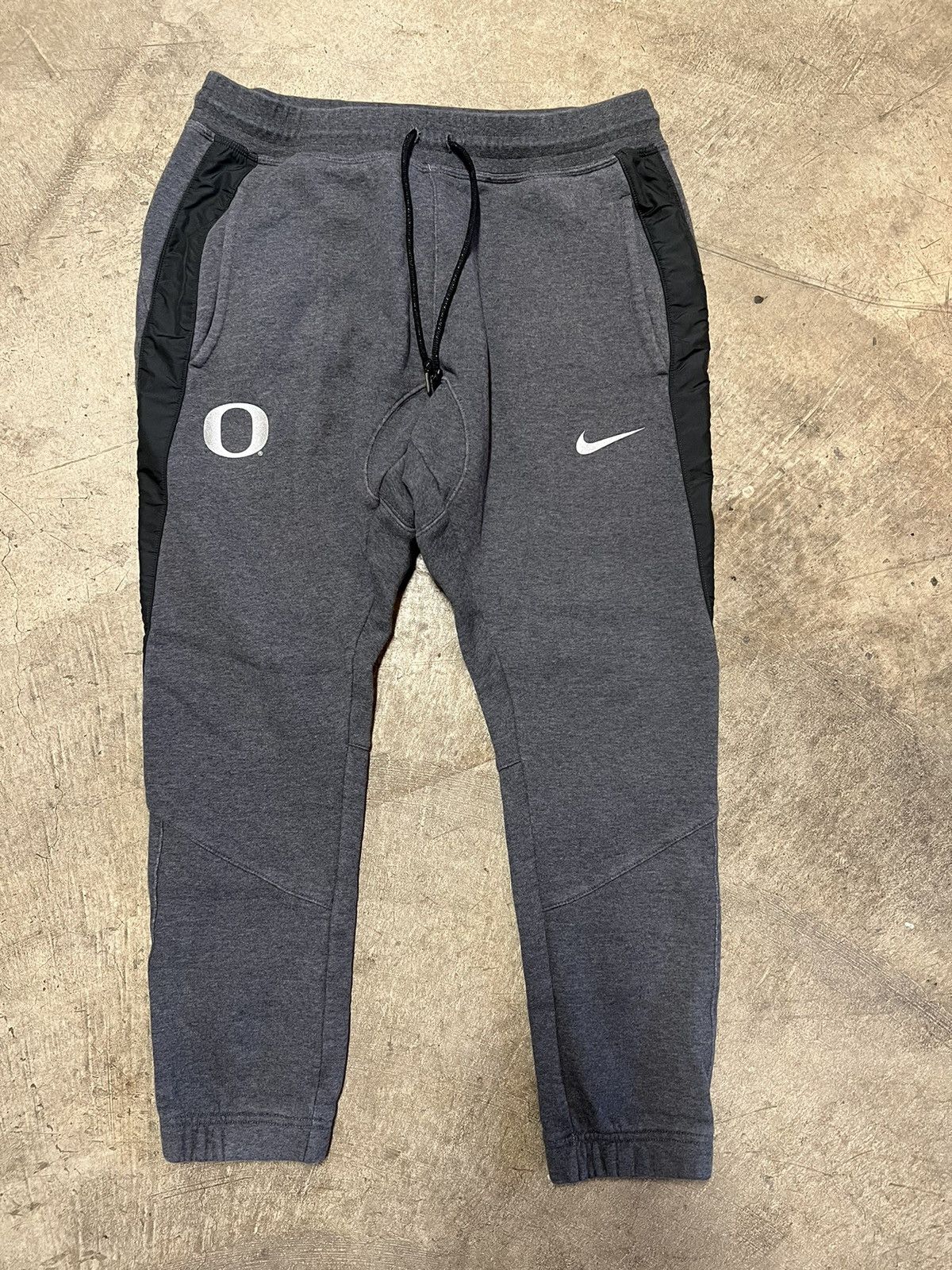 Nike × Vintage Nike Oregon Ducks Grey Sweatpants | Grailed
