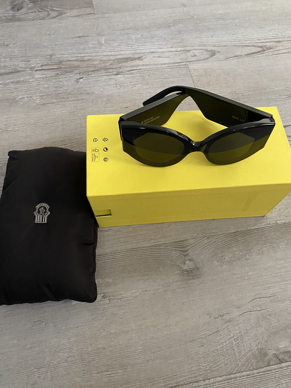 Moncler Genius Moncler Gentle Monster Swipe LCD Sunglasses Moncler Genius Moncler Gentle Monster Swipe LCD Sunglasses