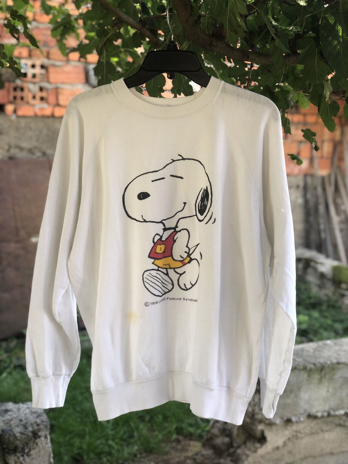Peanuts × Vintage Vintage 1958 United Feature Syndicate Snoopy Sweater ...