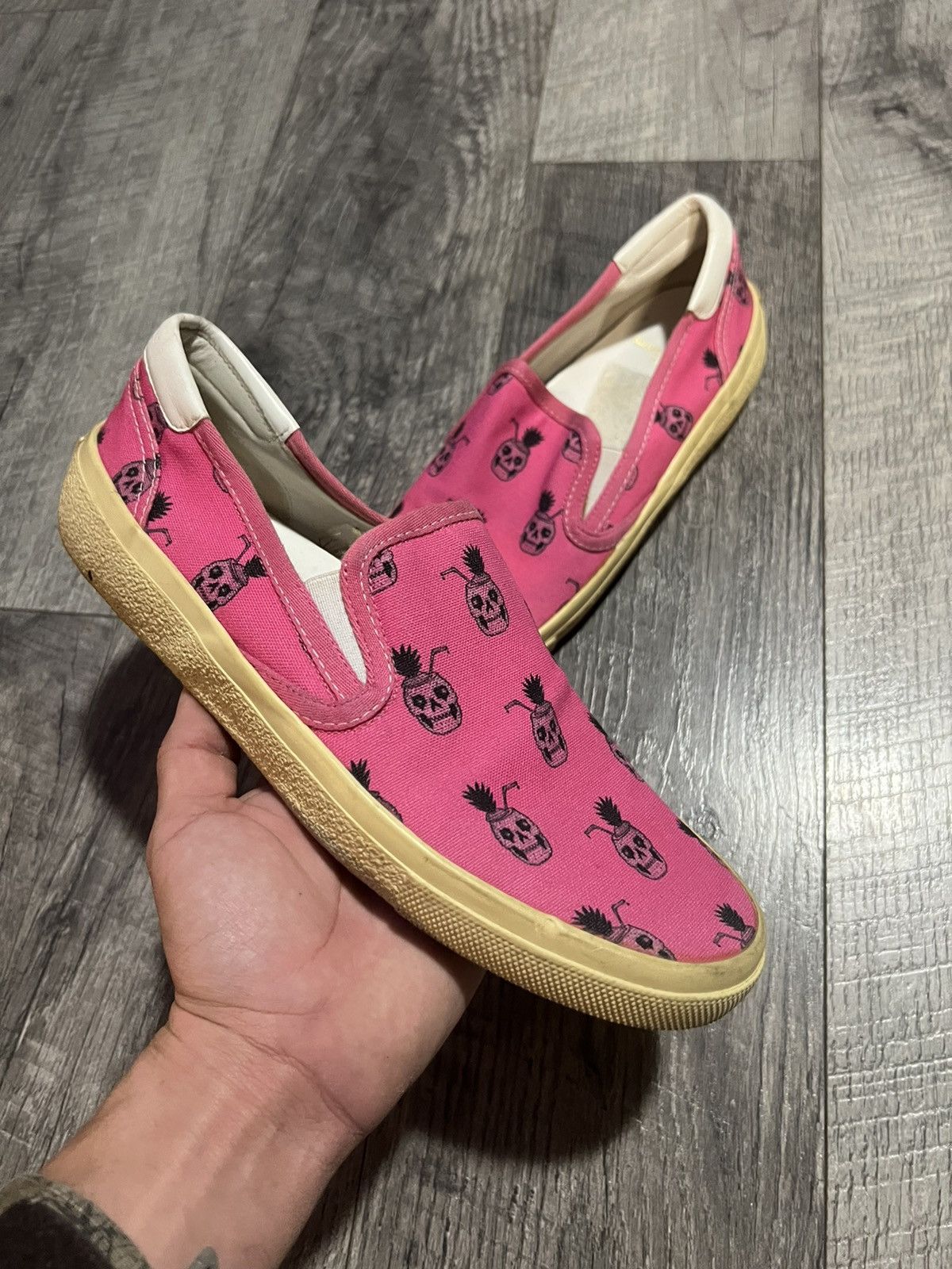 Saint Laurent Paris Saint laurent pink solaris pinaskullada skate ...