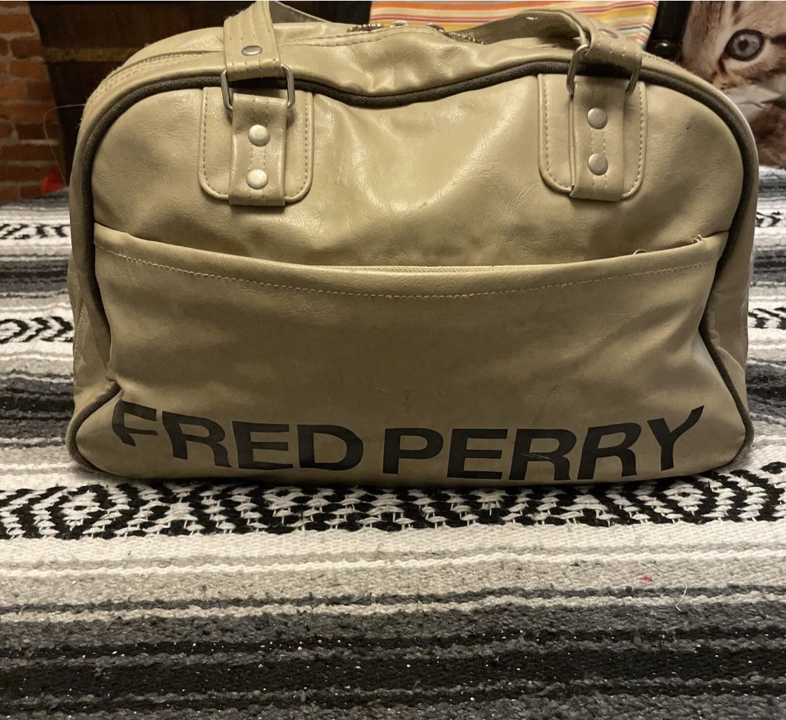 Fred Perry Vintage Leather Fred Perry Messenger Bag | Grailed