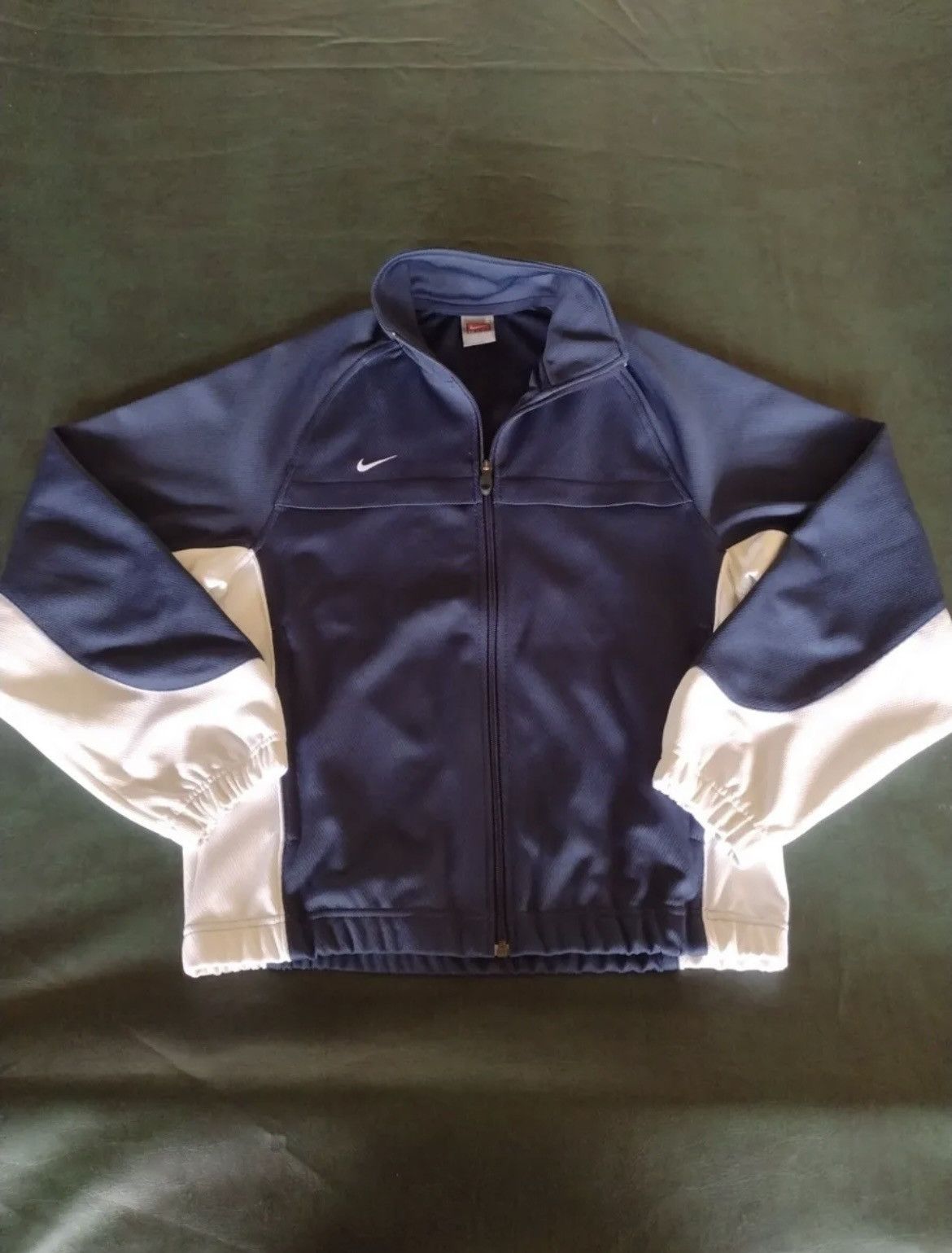 Nike VINTAGE ESSENTIAL NIKE 00’s JACKET | Grailed