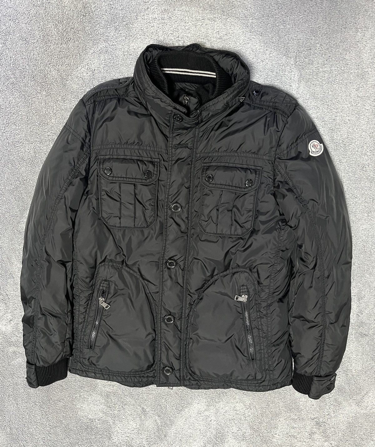 Moncler tours jacket store