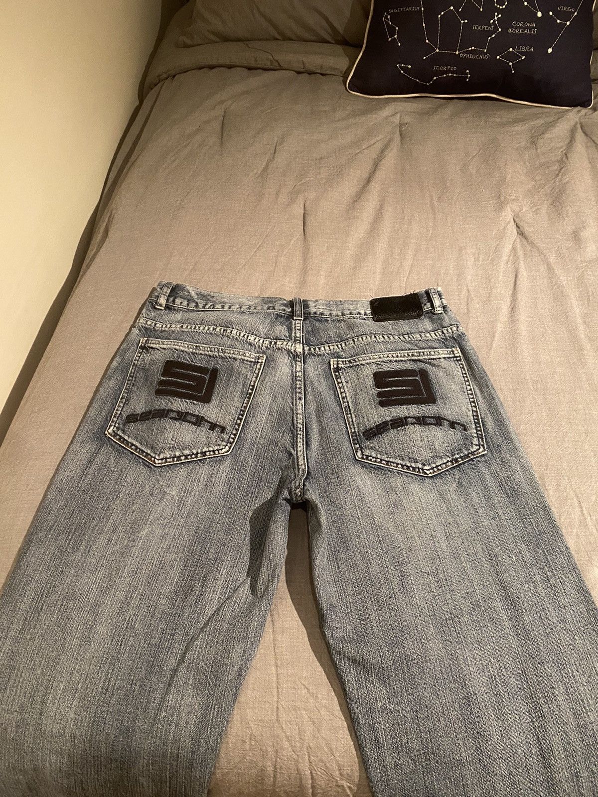 Rare × Sean John × Vintage Sean John back pocket logo jeans | Grailed
