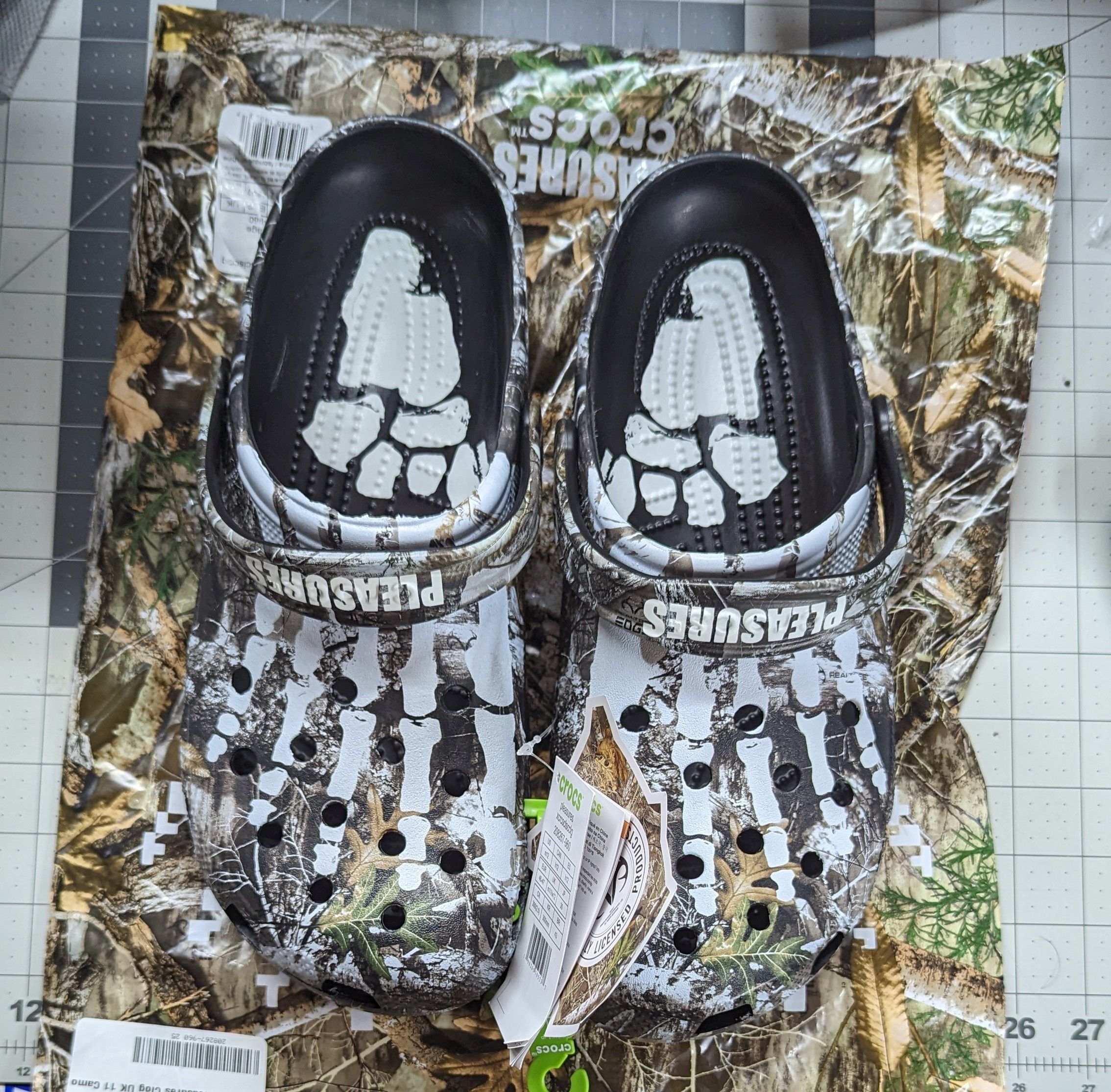 Crocs × Pleasures Crocs x Classic Clog Skeleton Real Tree Camo Glow ...
