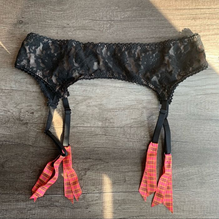 Victoria's Secret Victoria’s Secret Dream Angels Lace Garter Belt | Grailed
