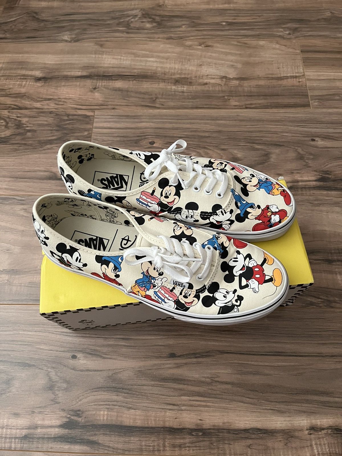 Disney × Mickey Mouse × Vans Vans Authentic Disney Mickeys Birthday ...