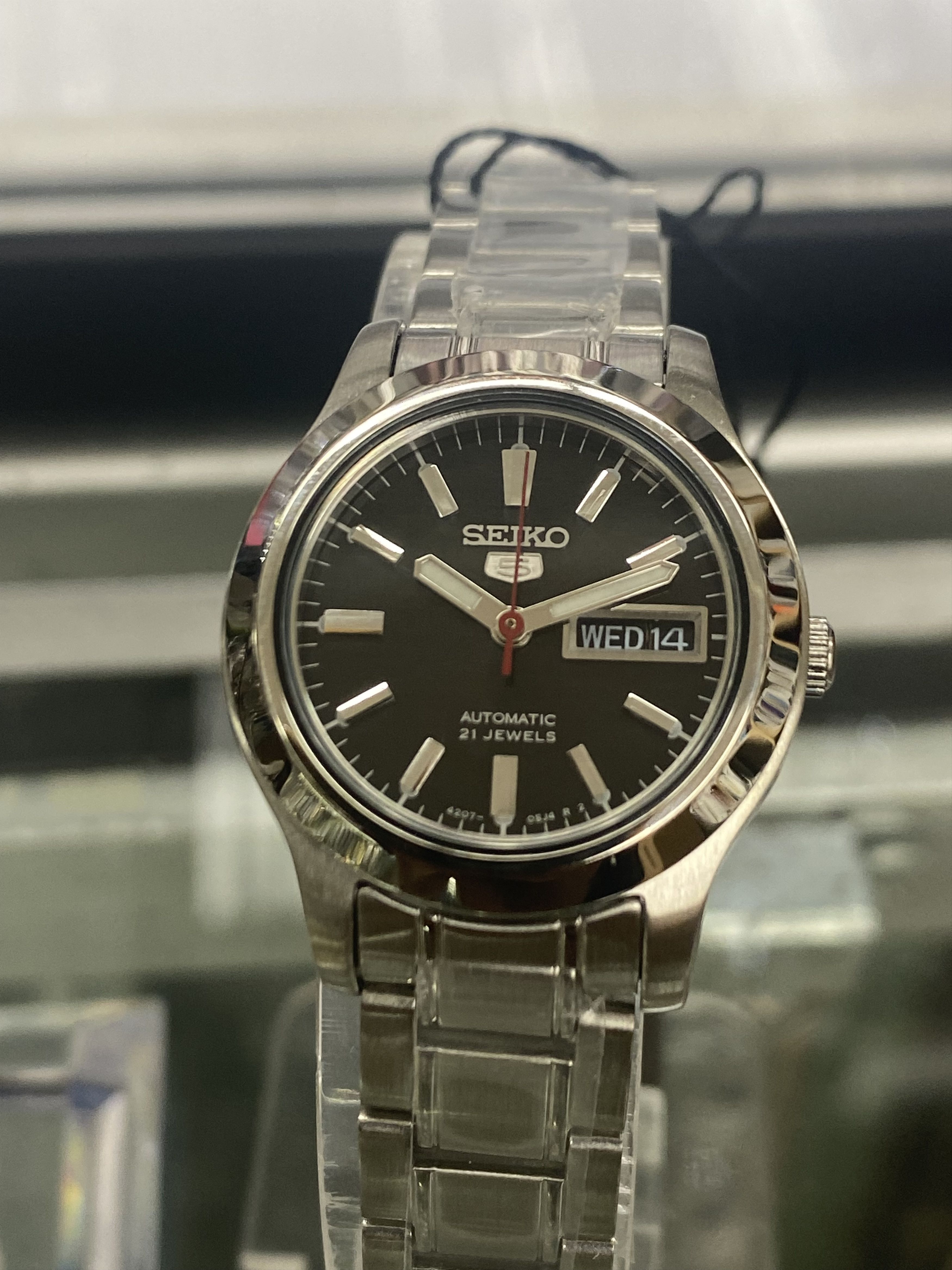 Seiko Women/ Ladies Seiko small size Watch, Automatic Movement, | Grailed