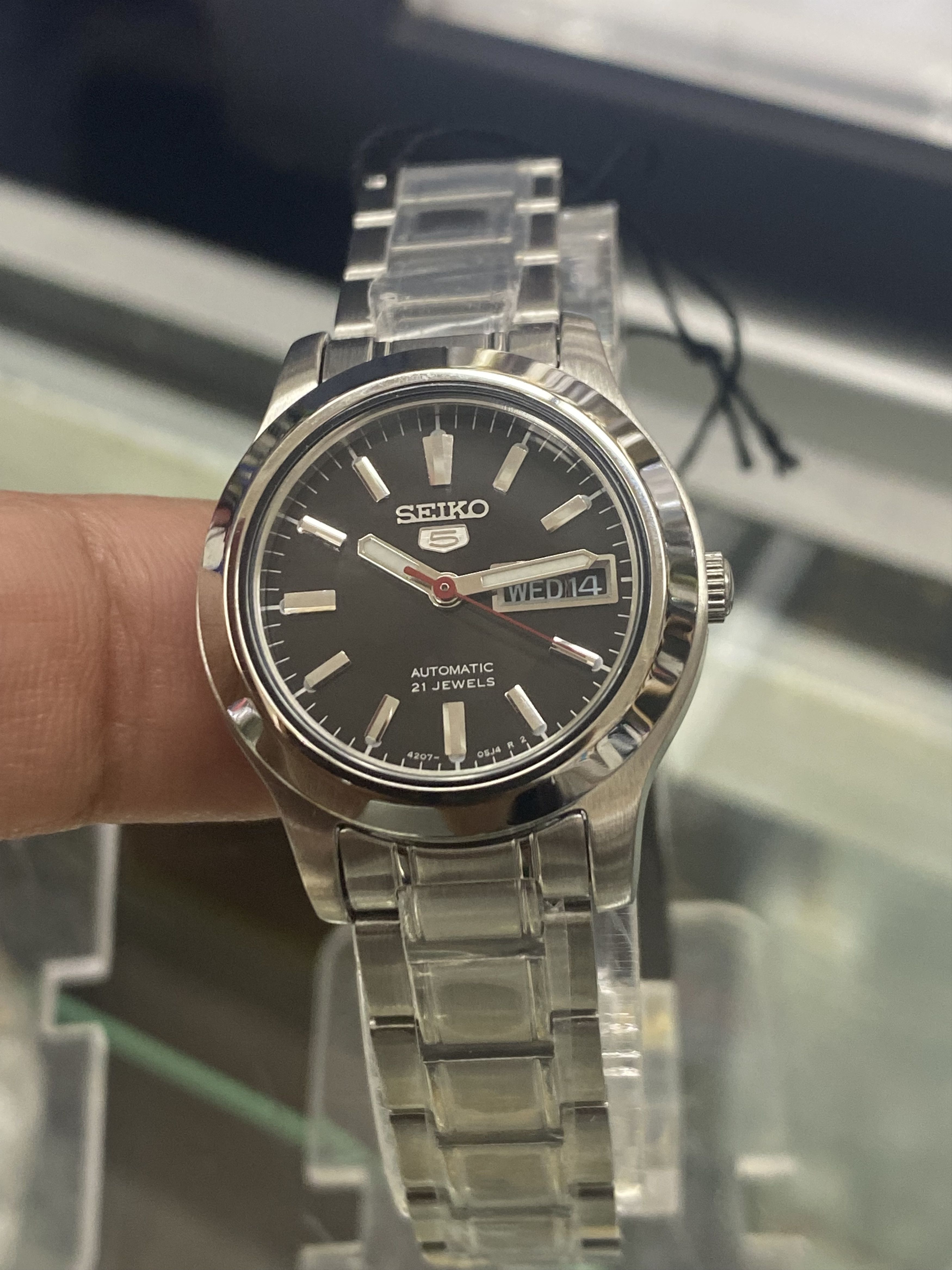 Seiko Women/ Ladies Seiko small size Watch, Automatic Movement, | Grailed