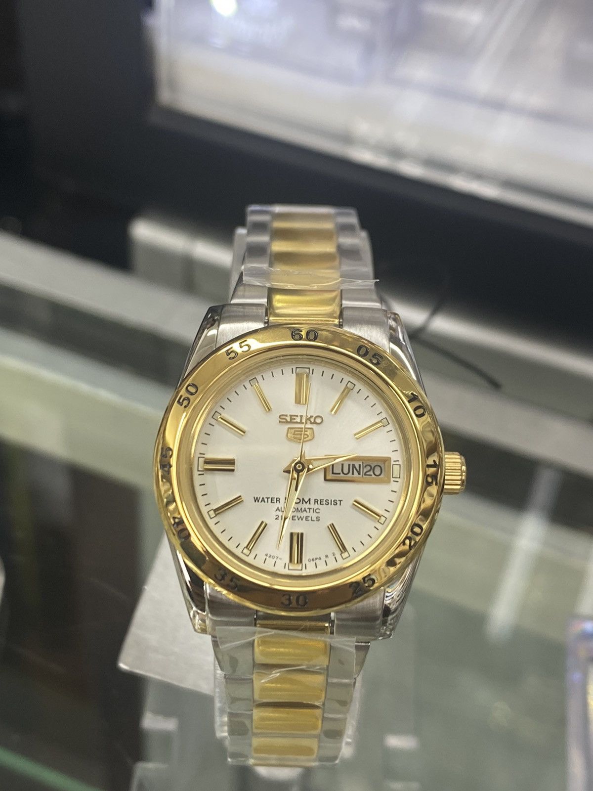 Seiko Women/ Ladies Seiko small size Watch, Automatic Movement, | Grailed