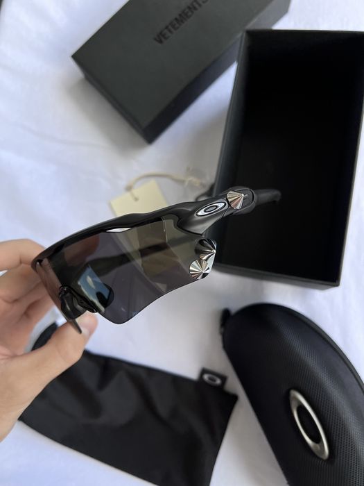 Oakley VETEMENTS x OAKLEY SPIKED SUNGLASSES 1337 | Grailed