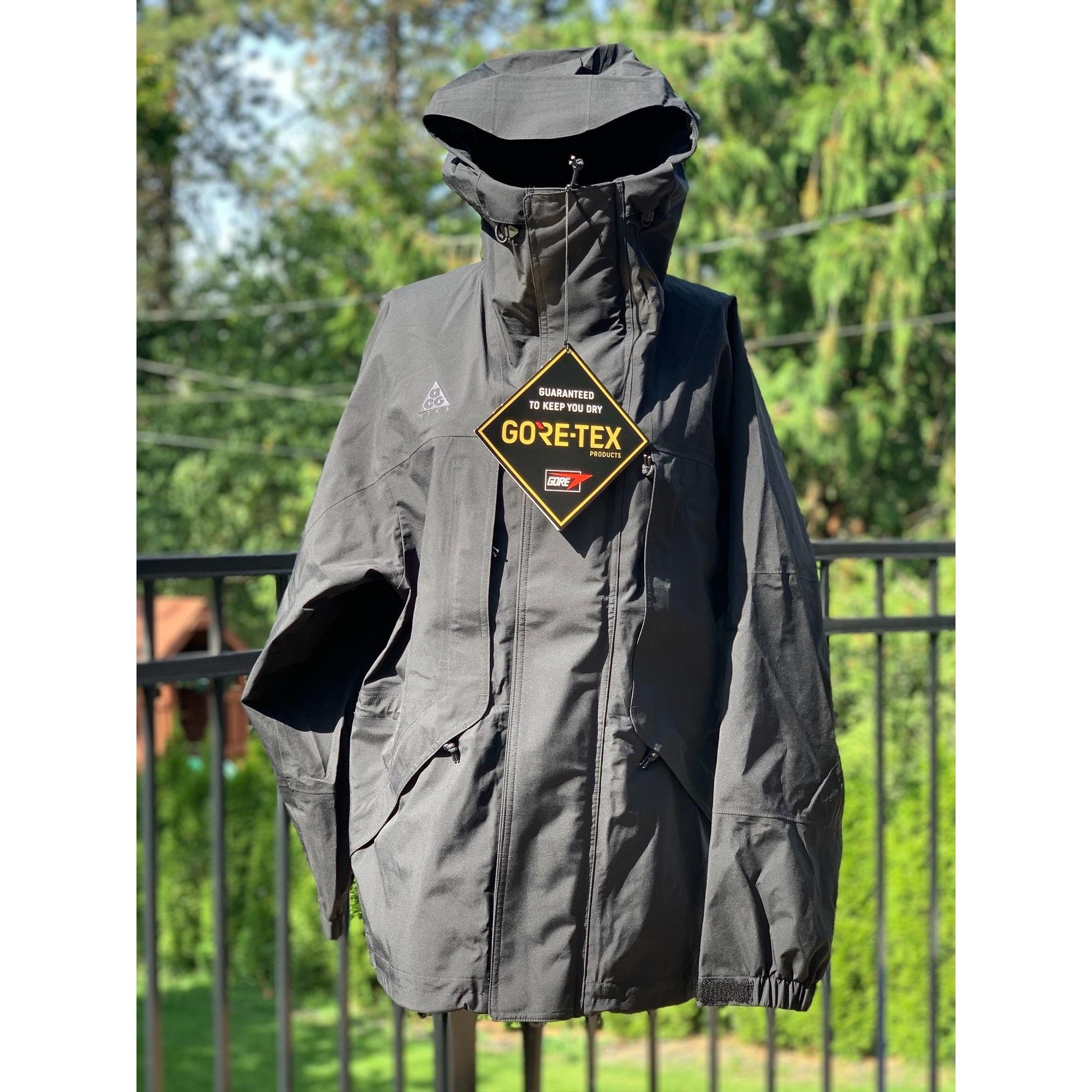 Nike XL Men’s Nike ACG GORE-TEX HD Hooded Jacket | Grailed