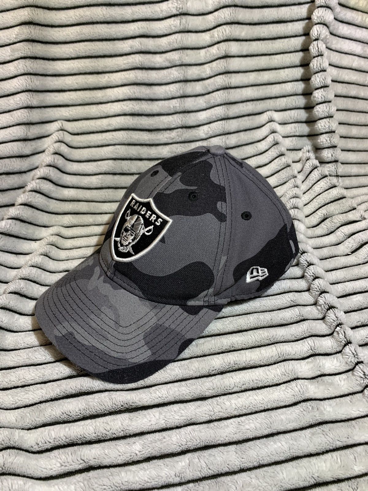 NFL × Oakland Raiders × Streetwear RARE Oakland Raiders camo cap | Grailed