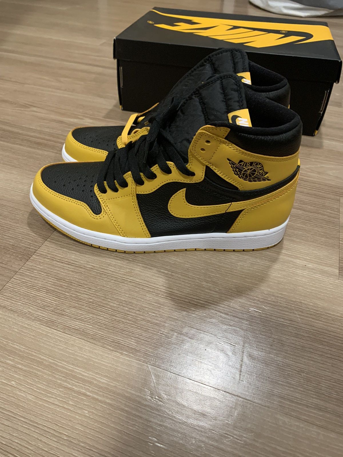 Nike Air Jordan 1 Pollen | Grailed