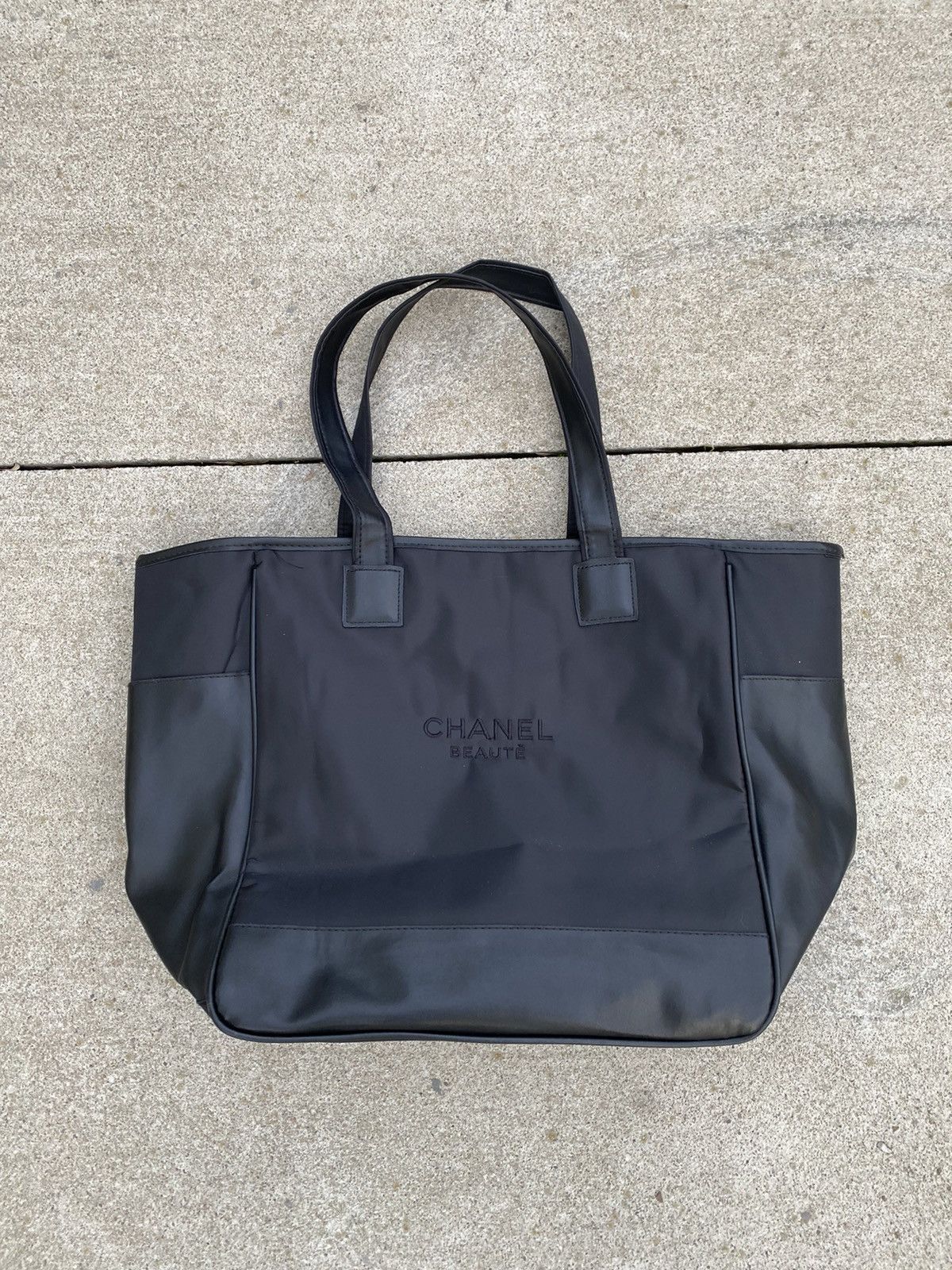 Chanel Beautiful Chanel Beaute bag! Authentic Chanel Bag Black | Grailed