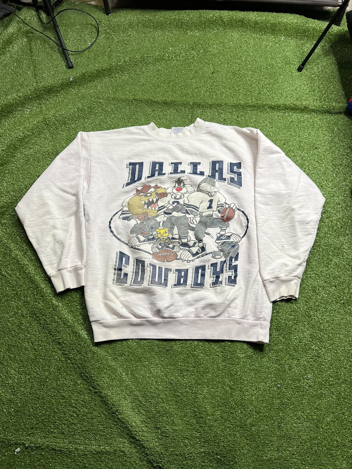 NFL × Vintage × Warner Bros vintage dallas cowboys looney tunes ...