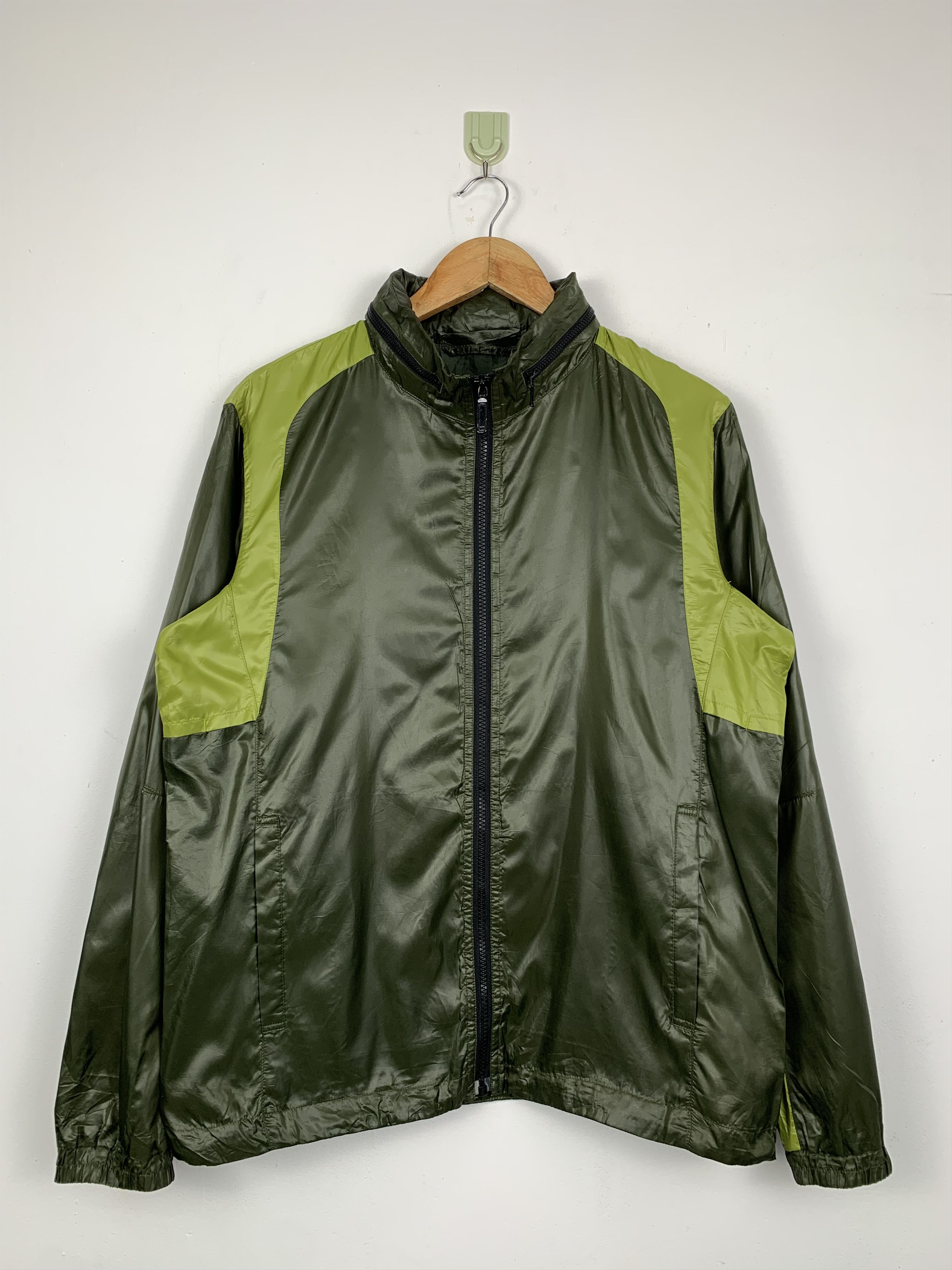 Uniqlo UNIQLO Zip Up Windbreaker Jacket | Grailed