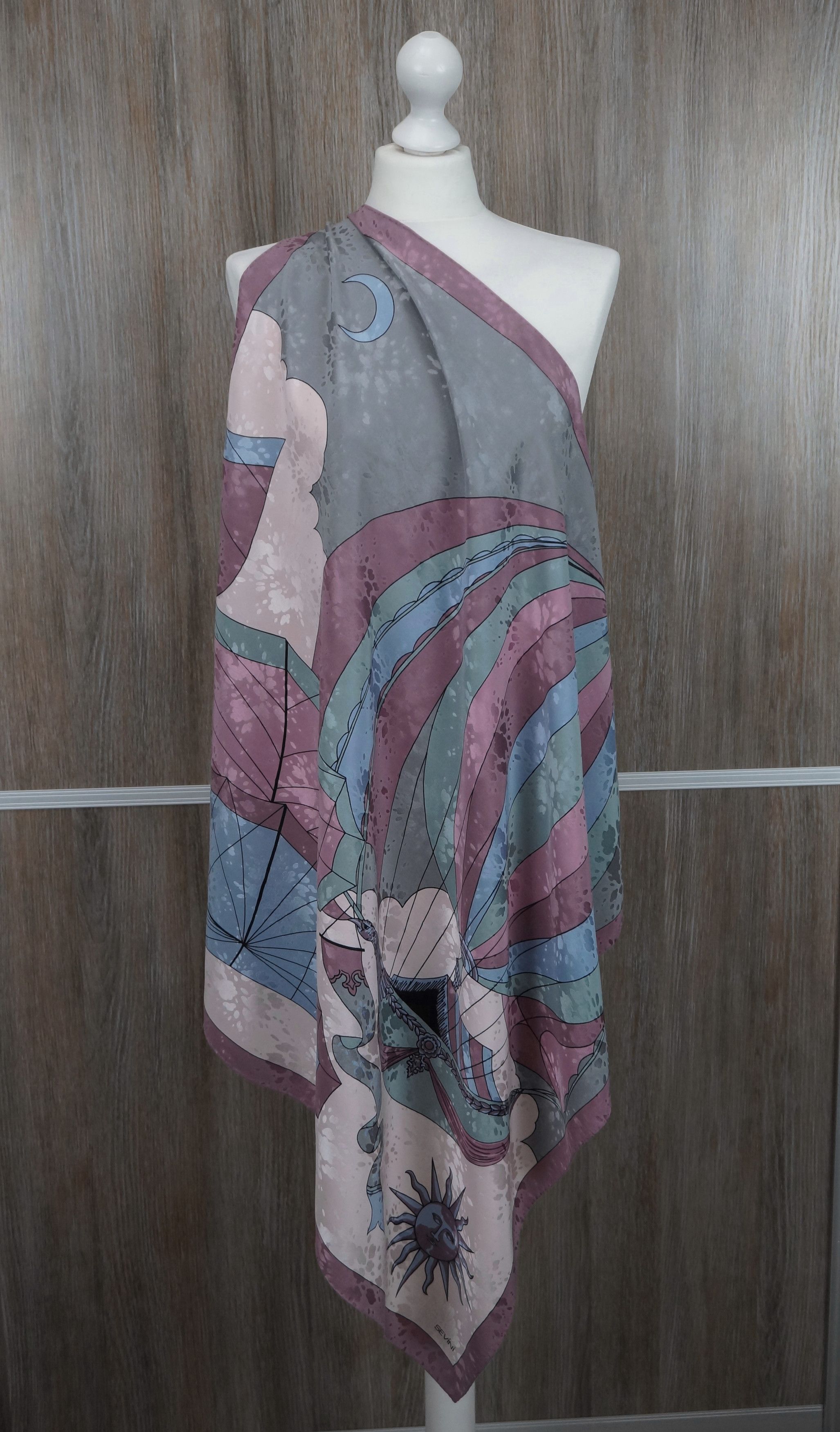 Designer SEVINI beautiful jacquard silk scarf. | Grailed