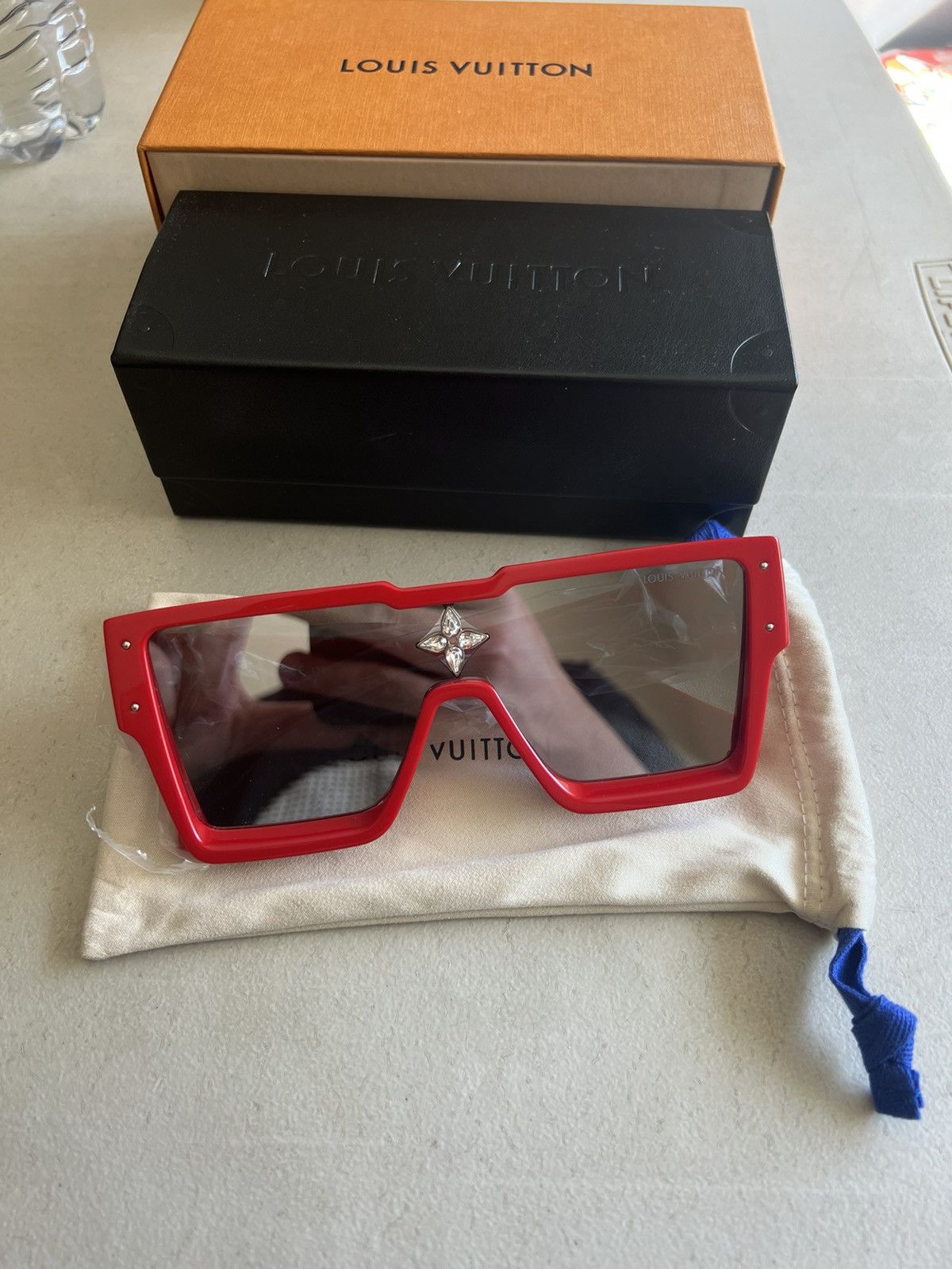 Louis Vuitton × Virgil Abloh Louis Vuitton NYC Exclusive Cyclone ...