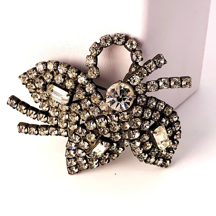Other Vintage Rhinestone Encrusted Leaf Brooch Silver Tone Setting