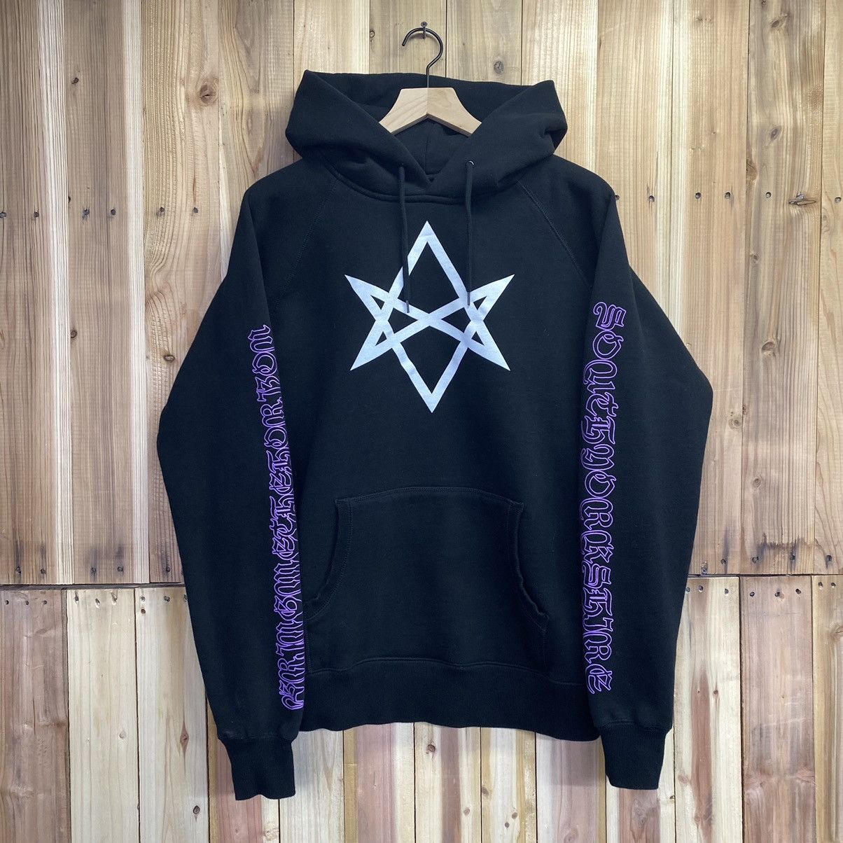 Rock Band × Streetwear Bring Me The Horizon Antivist Hoodie | Grailed