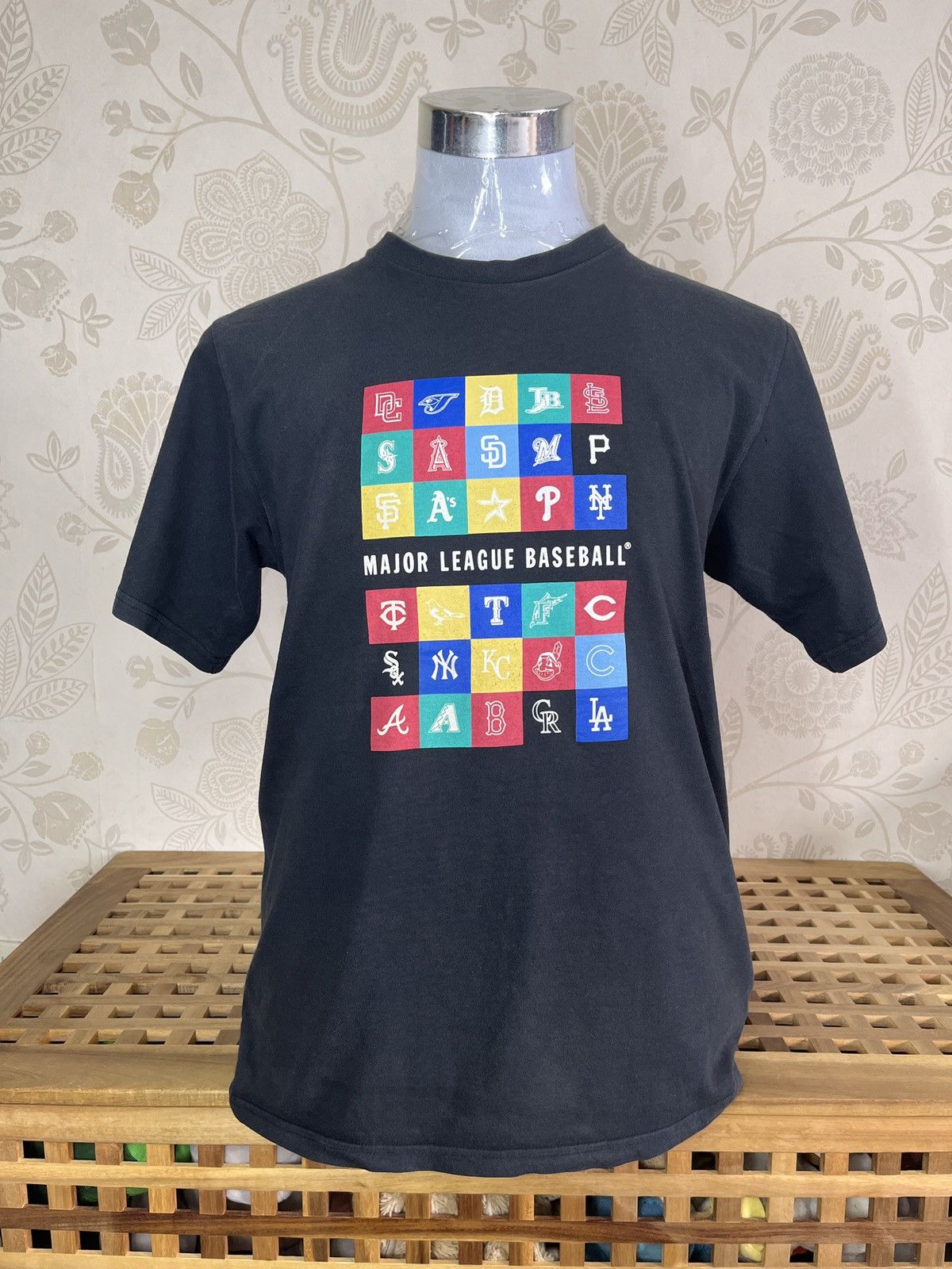 MLB × Vintage Major League Baseball MLB Teams Logo Vintage Copyright ...