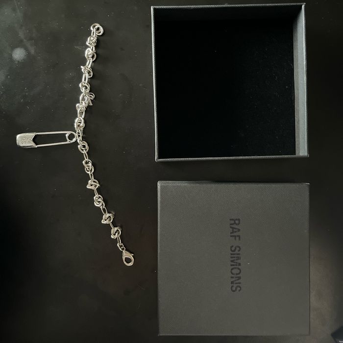 Raf Simons Raf Simons fw2020 Safty Pin Knot Chain Bracelet | Grailed