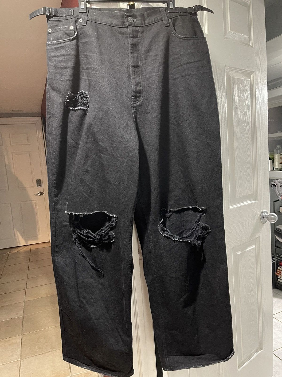 Balenciaga SS22 Destroyed Baggy Jeans | Grailed
