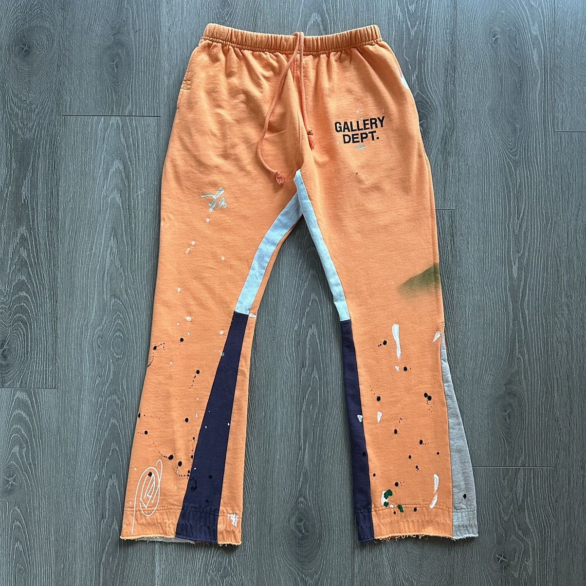 Gallery Dept. Paint splatter flare sweatpants | Grailed