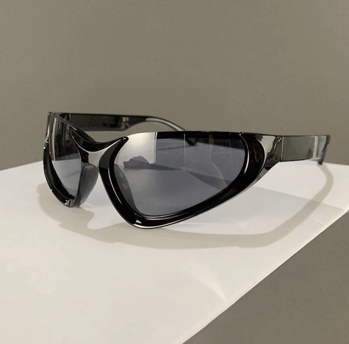 Streetwear Alien Cyber Eye Sunglasses Dystopian Grunge 2000s Future ...