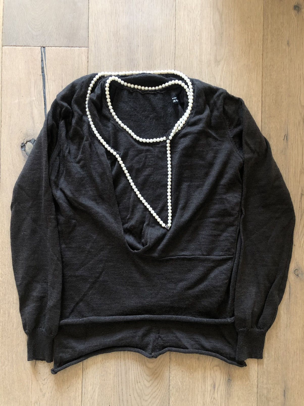 Junya Watanabe 2003 Junya Watanabe Pearl Necklace Sweater | Grailed Junya Watanabe 2003 Junya Watanabe Pearl Necklace Sweater | Grailed