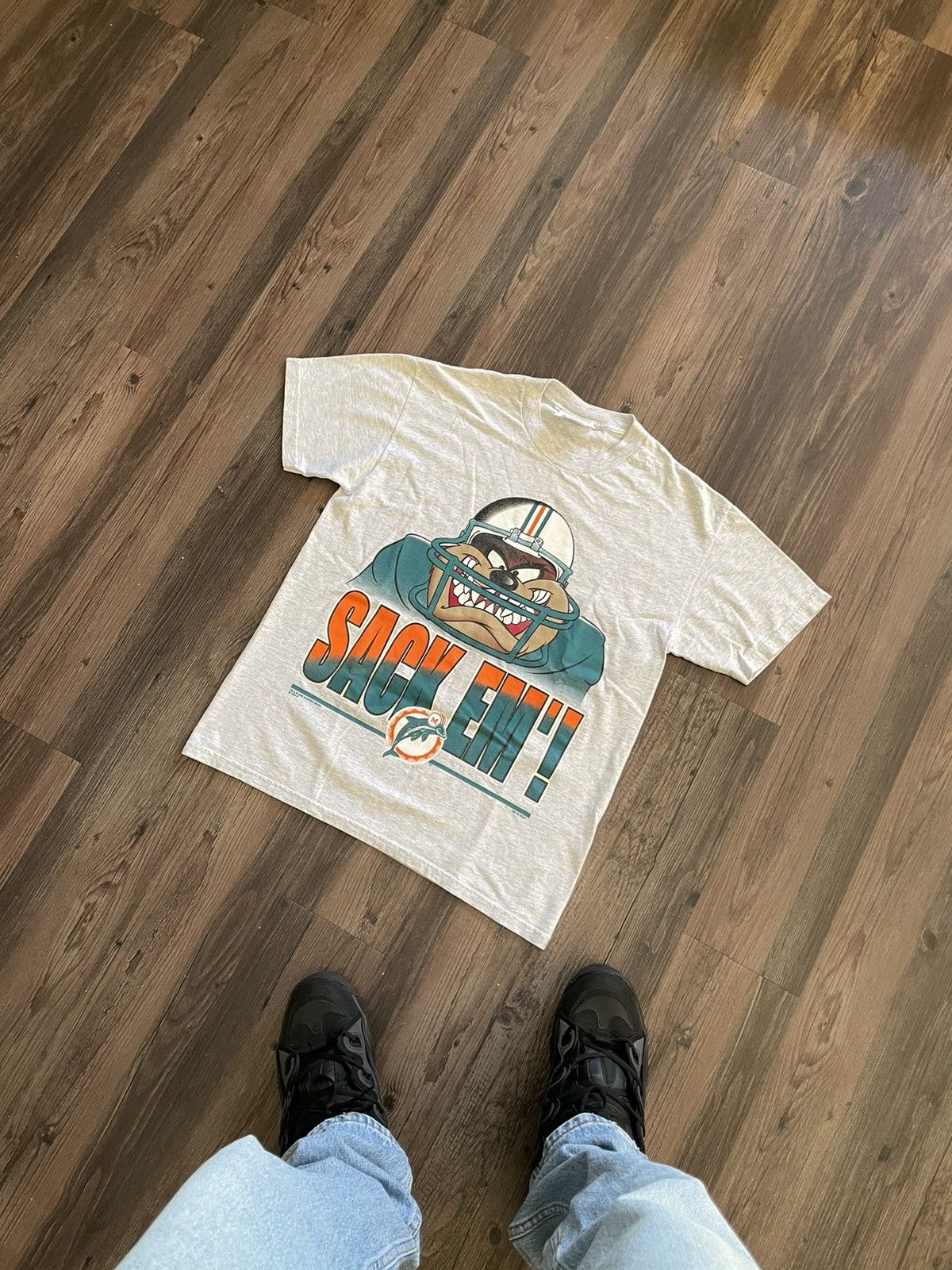 Vintage Vintage Warner Bros. Miami Dolphins MLB Taz Player Tee | Grailed