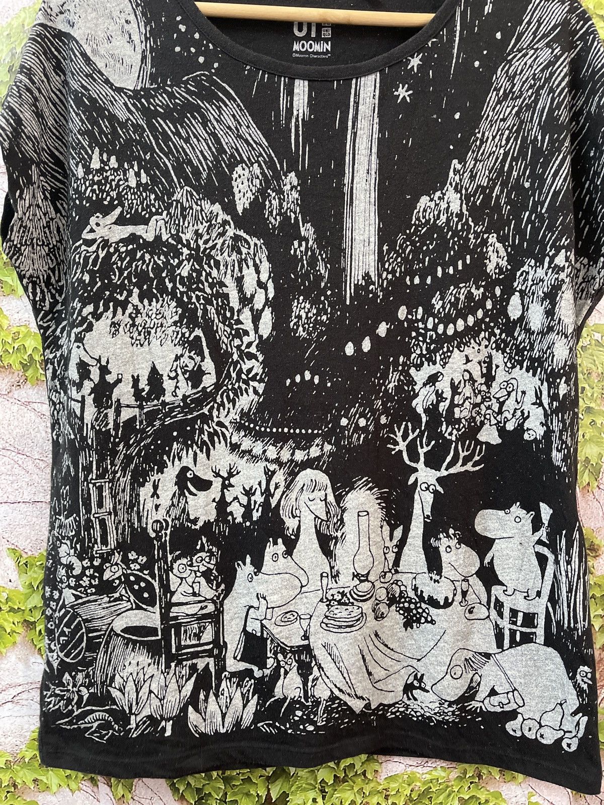 Uniqlo UNIQLO X MOOMIN FULL PRINT VERY RARE | Grailed