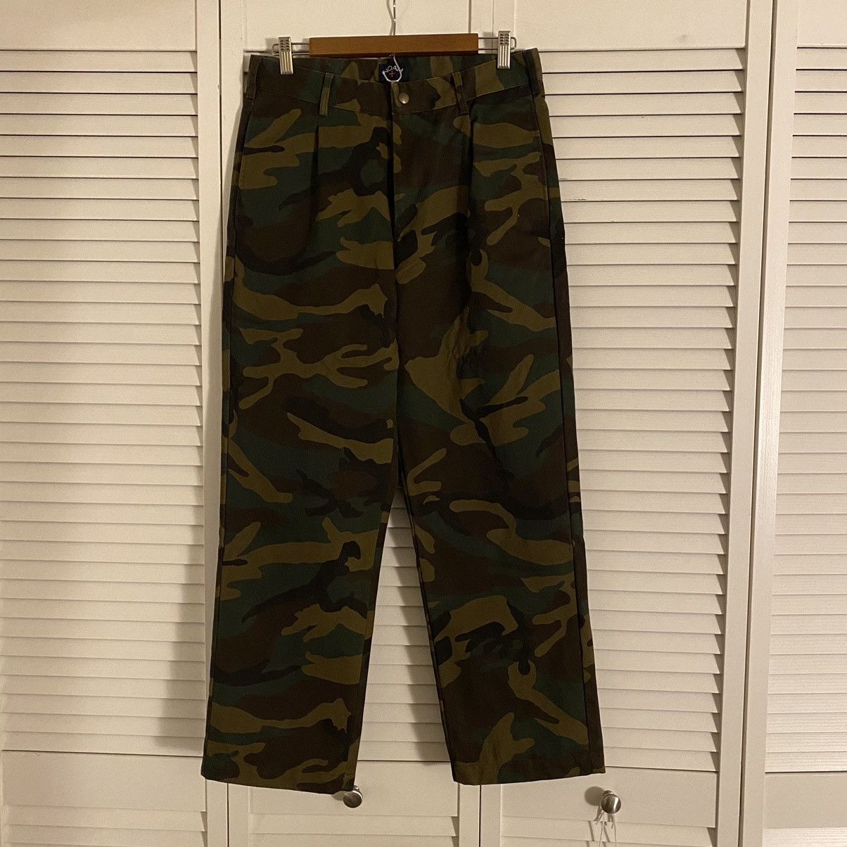 Noah Noah Pleated Woodland Camo Pants | Grailed