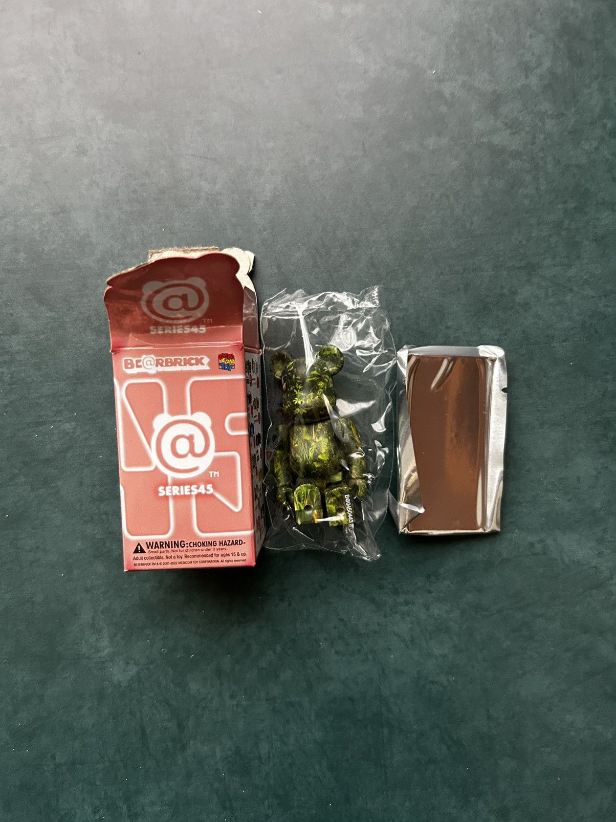 Medicom Bearbrick Bearbrick Series 45 100% - Pattern Jungle | Grailed